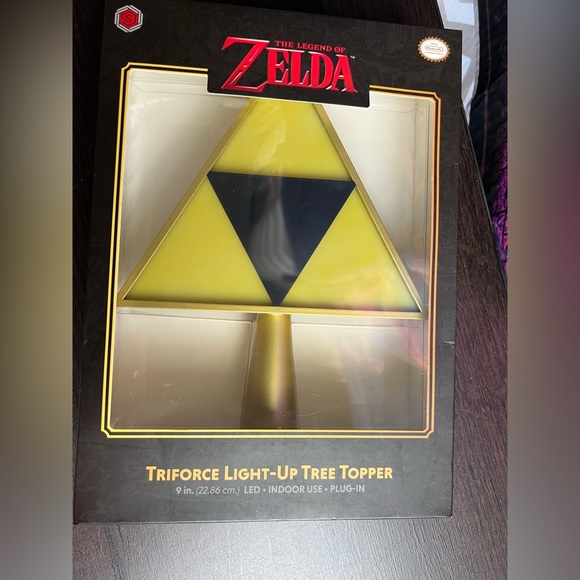 Nintendo | Holiday | The Legend Of Zelda Triforce Indoor Plug Light Up ...